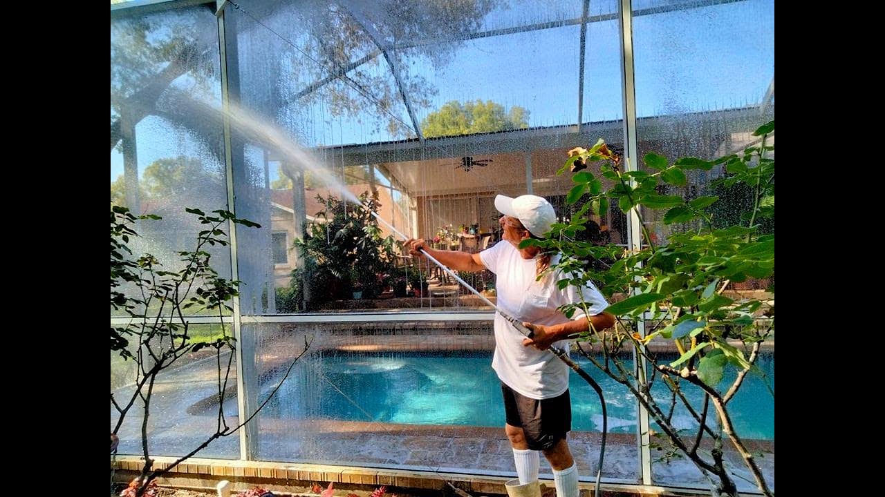 Pool cage madness, wash jet demo, really bad black mold. #downstreaming ...