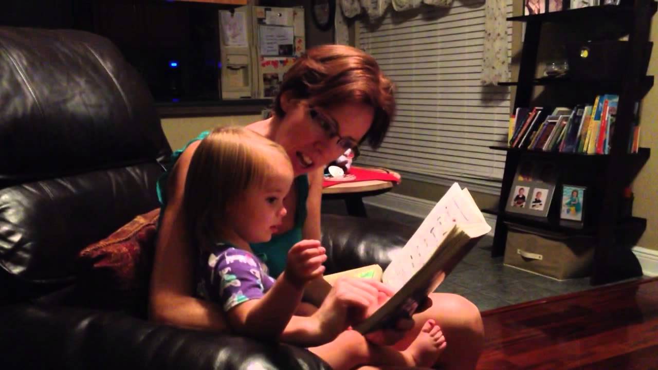 Peyton reading her vowels - YouTube