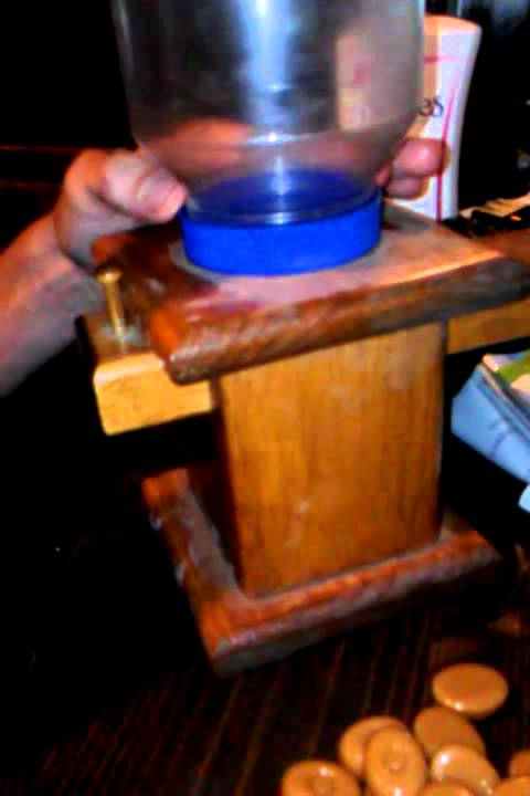 Homemade Wooden Candy Vending Machine - YouTube