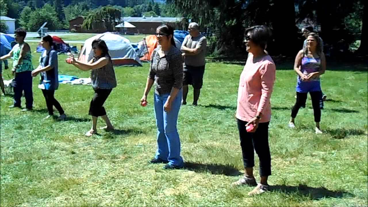 Balloon Tossing Contest - YouTube