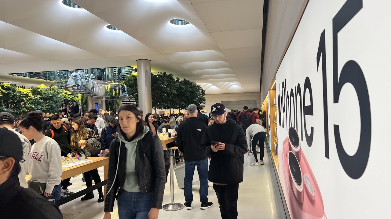 iPhone 15 Pro| Apple Store | 5th Avenue| Manhattan| New York City| USA ...