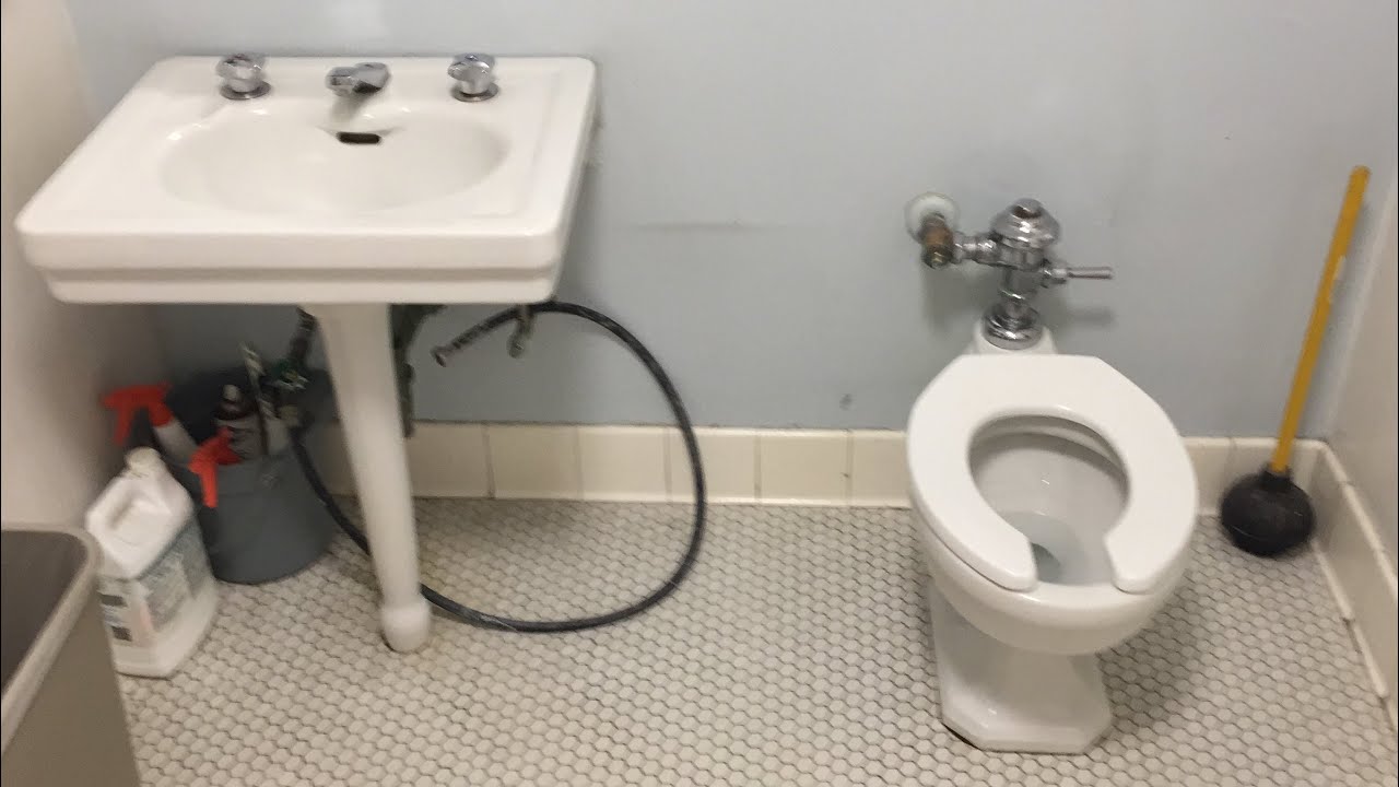 [1281] RARE 1929 "Standard" Devoro toilet! - YouTube