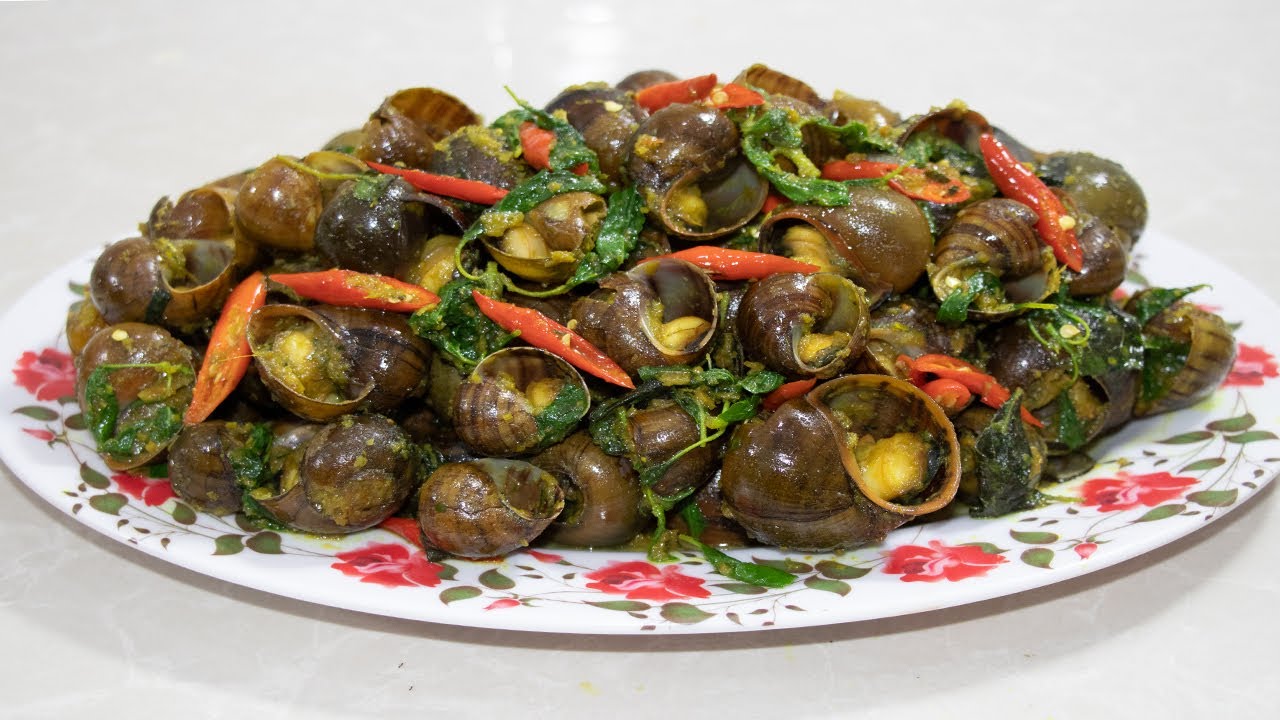 ឆាគ្រឿងខ្យង -Chha kroeung khyong -Khmer Food /Chhen Touch\ - YouTube