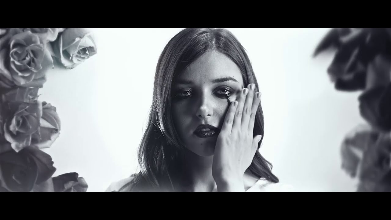 МЛЕЧНЫЙ — ЗАПАХ РОЗ (feat. SEMMII) - YouTube