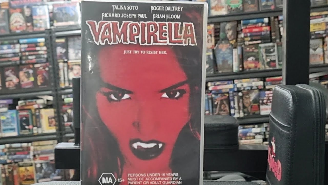 Vampirella 1996 VHS 🧛‍♀️😍😨🧛‍♀️😨😍🧛‍♀️ - YouTube