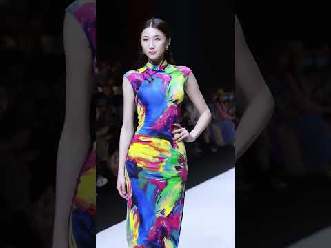 超模申雪Xulu旗袍走秀 2023 Shenzhen Original Fashion Week Model Shen Xue