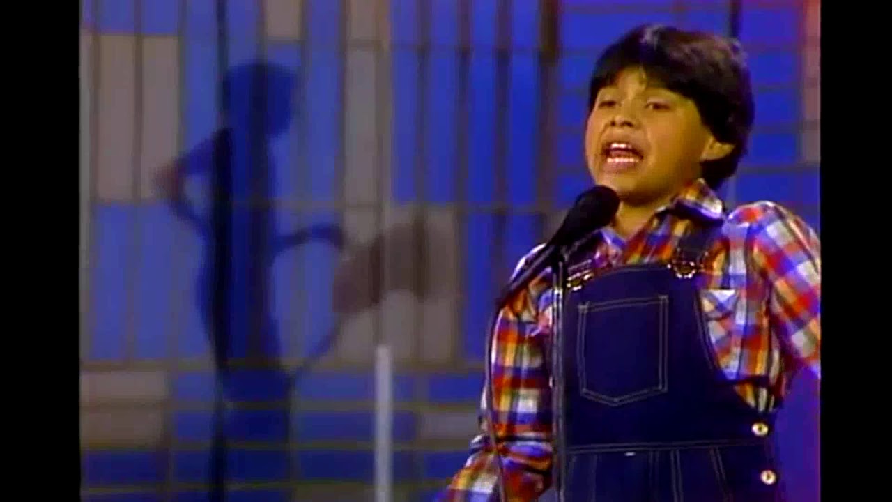 Juanito Farias Caballo de Palo Juguemos a Cantar 1982 - YouTube Music