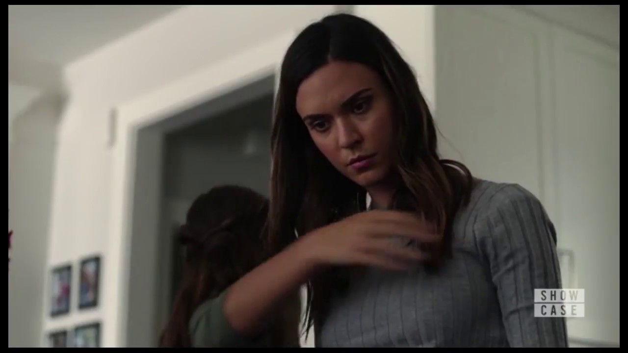 [3X10] Samantha Arias (Reign) and Ruby Arias scenes Pt 1 - Supergirl - YouTube