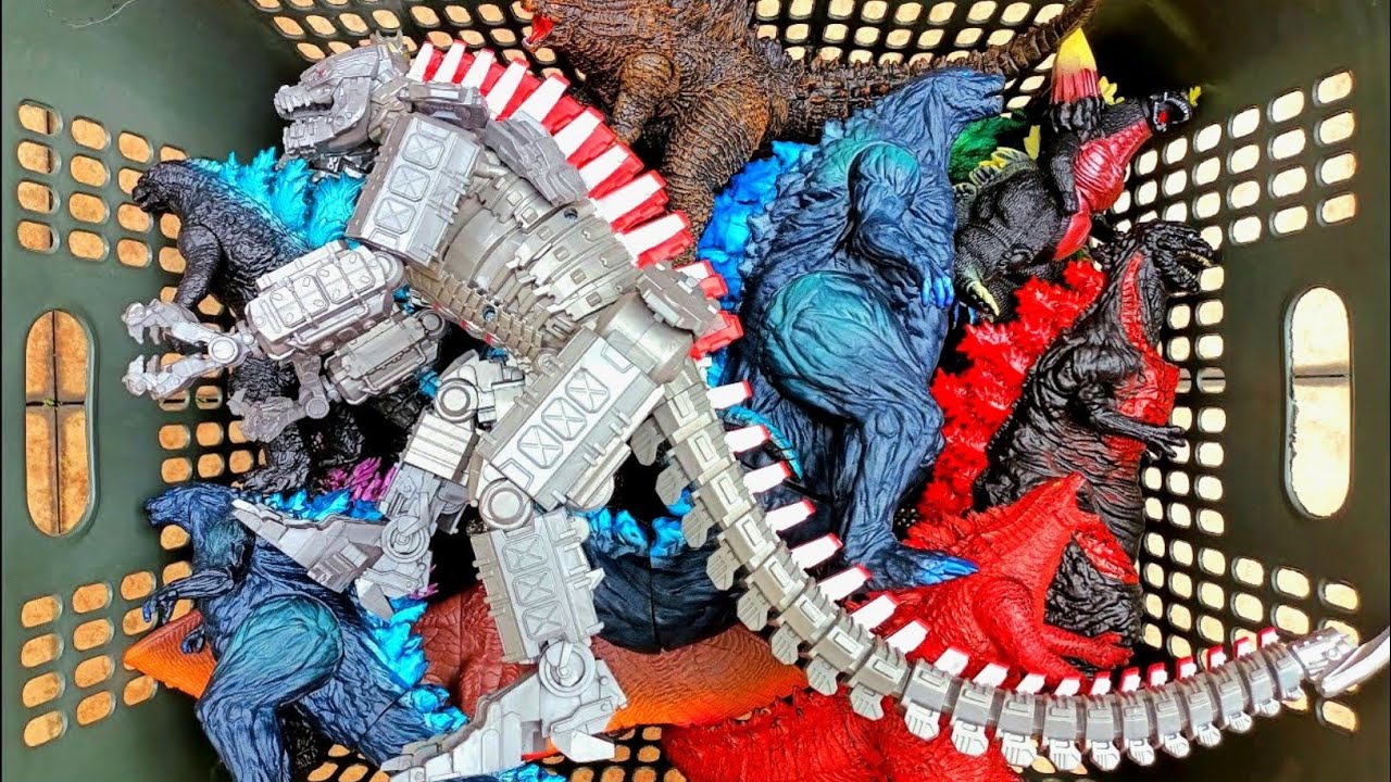 Hunting Found: Godzilla vs Kong - The BIGGEST Toy Collection EVER ...
