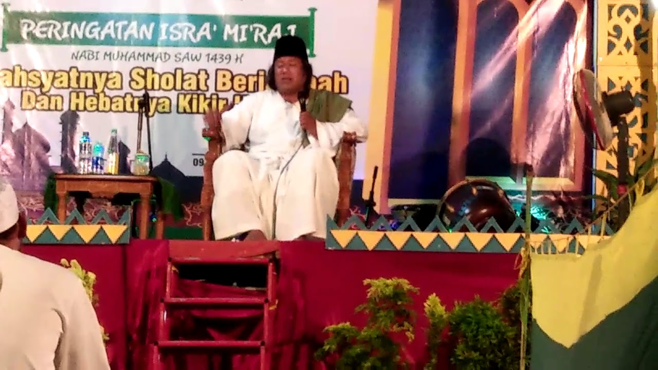 sholat berjamaah"kh muwafiq" - YouTube