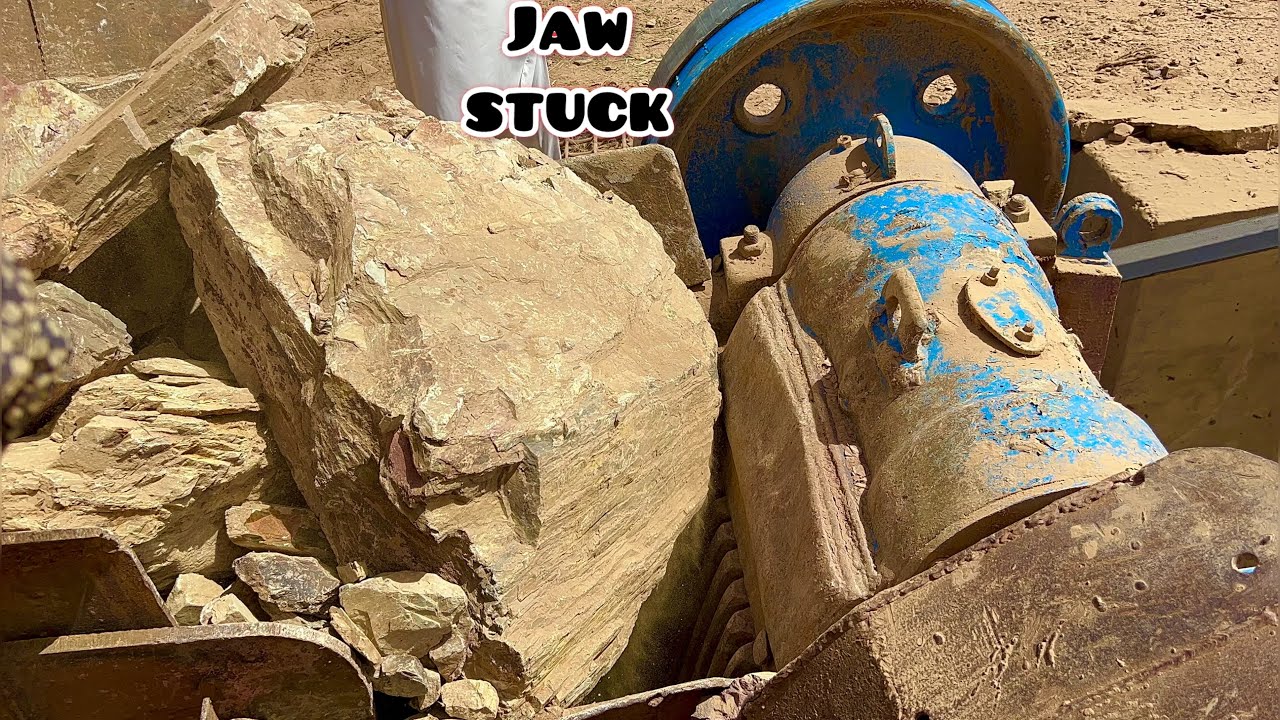 Big Rock 🪨 Crushing , Rock Stuck in Jaw ,Satisfying Crushing Moment ...