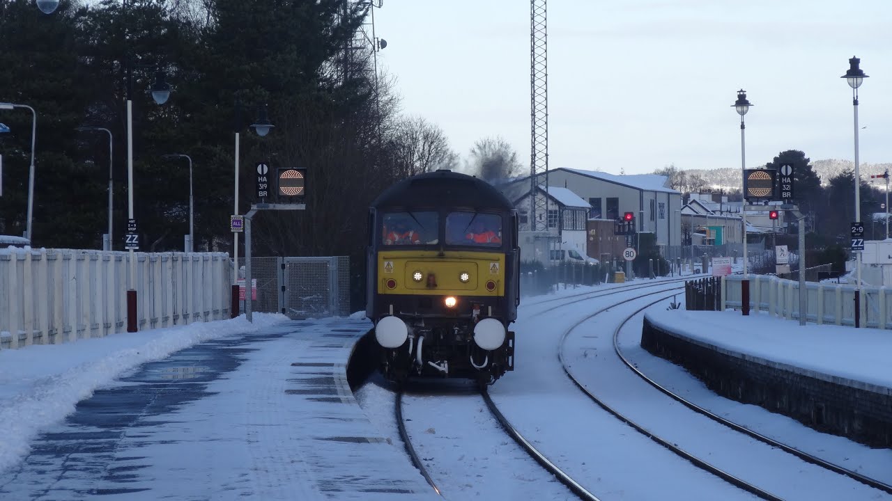 Lots of goodies at Aviemore including a west coast class 47 and a 37 ...
