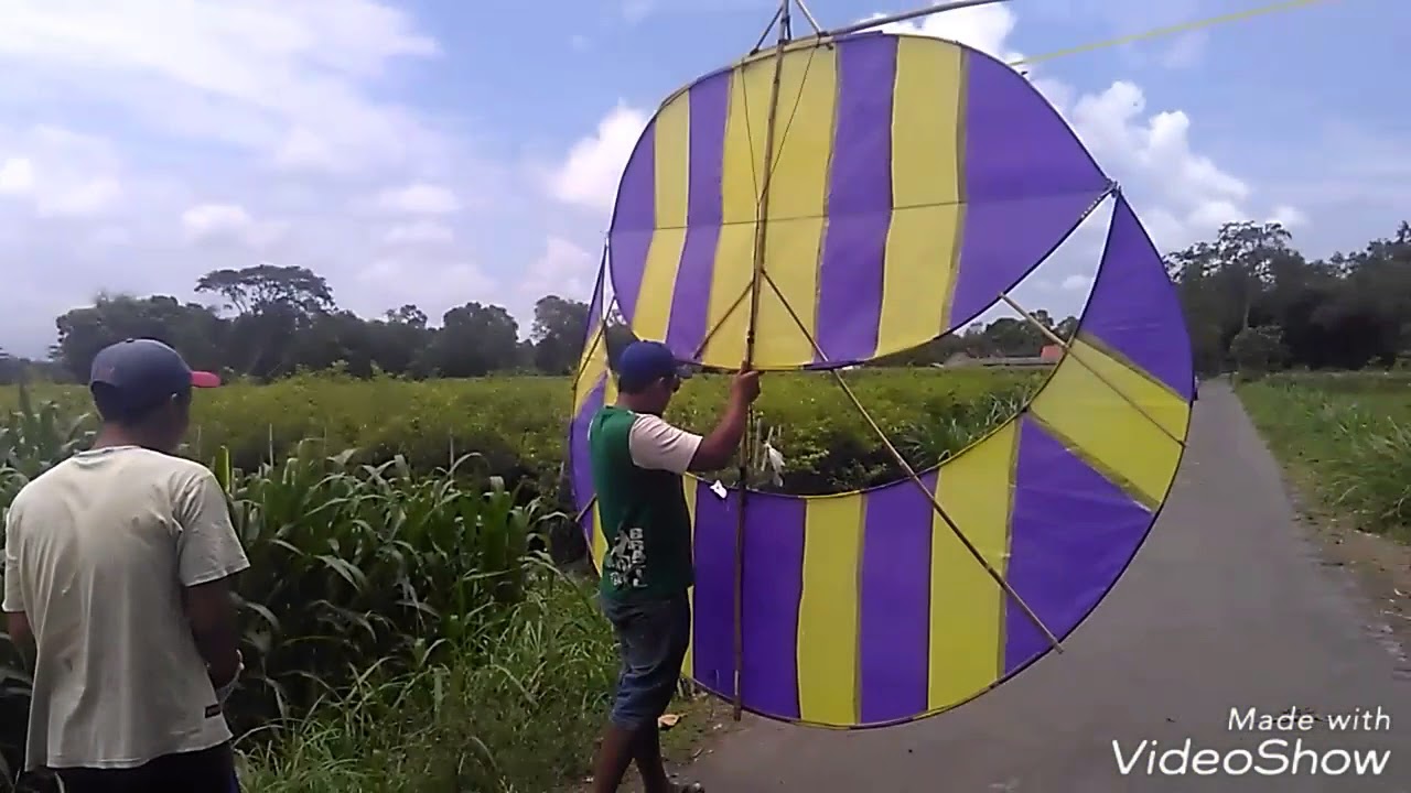 Layangan Terbesar - YouTube