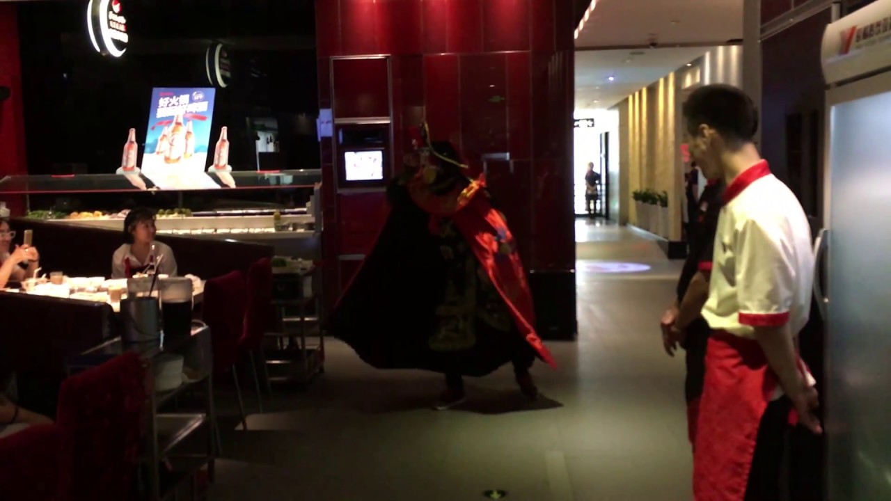 SiChuan Face Changing Performance - YouTube