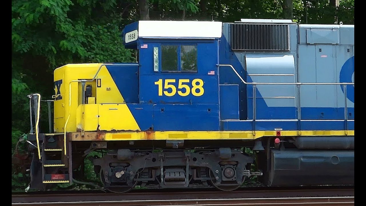 Lots of Diesel Power on CSX Train - YouTube