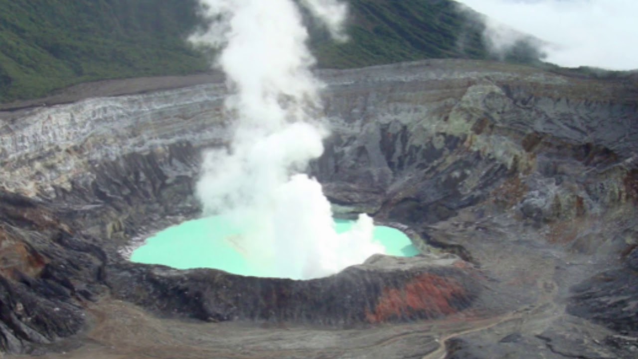 Poás Volcano registers overnight eruption, National Park closed - YouTube