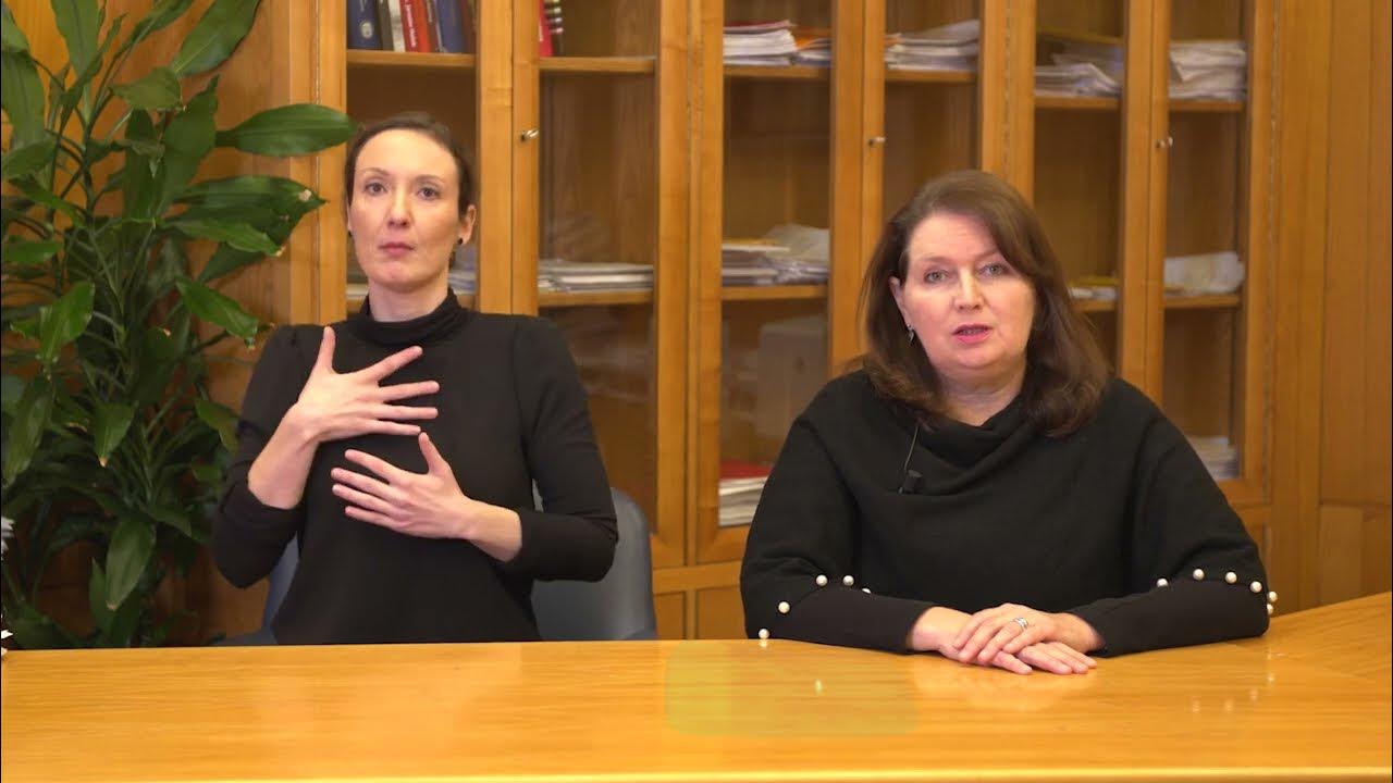 Slovo rektorky Univerzity Karlovy k tragické události na FF UK - YouTube