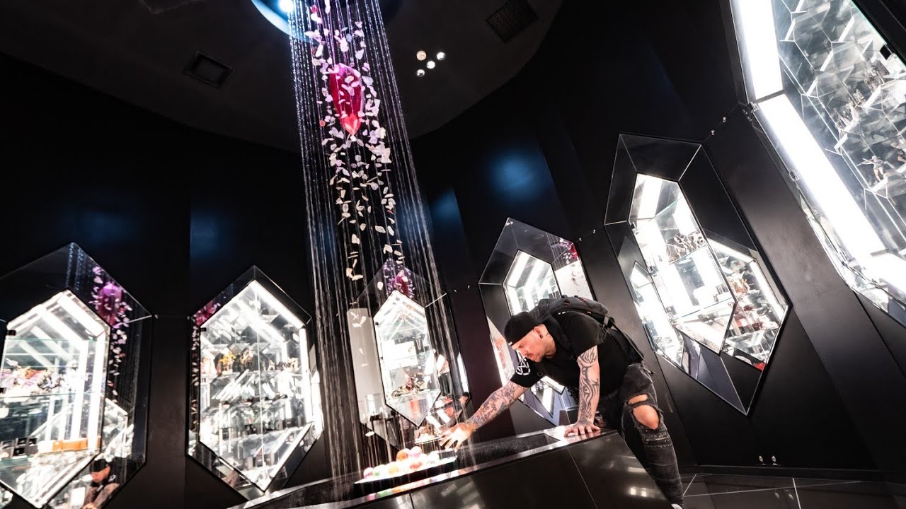 TOKYO's FINAL FANTASY HEAVEN | SQUARE ENIX HEADQUARTERS - YouTube