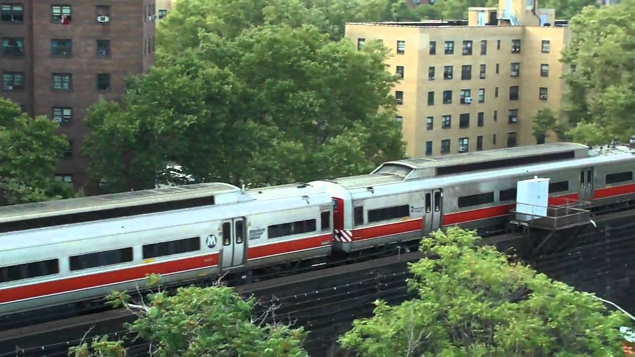 Metro North : New Haven Line Train Of M2s/M4s/M6s Traveling Along Park ...