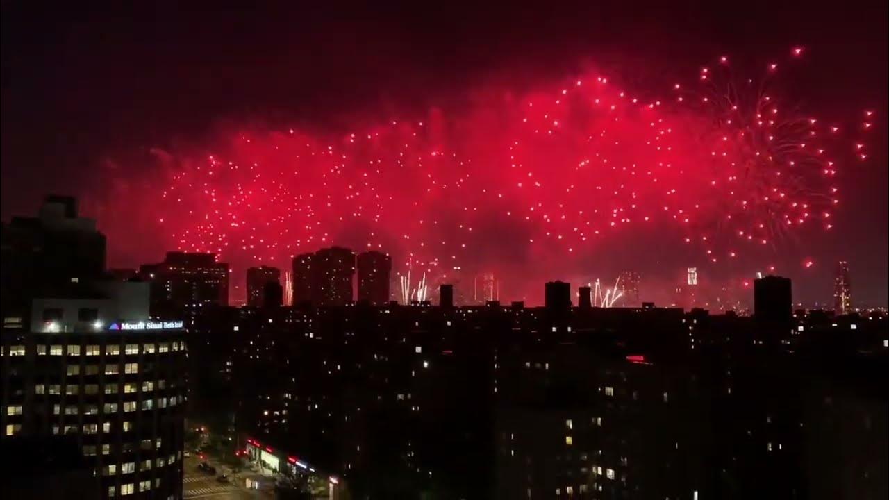 New York City Macy's Fourth of July Fireworks on East River Full Show - YouTube