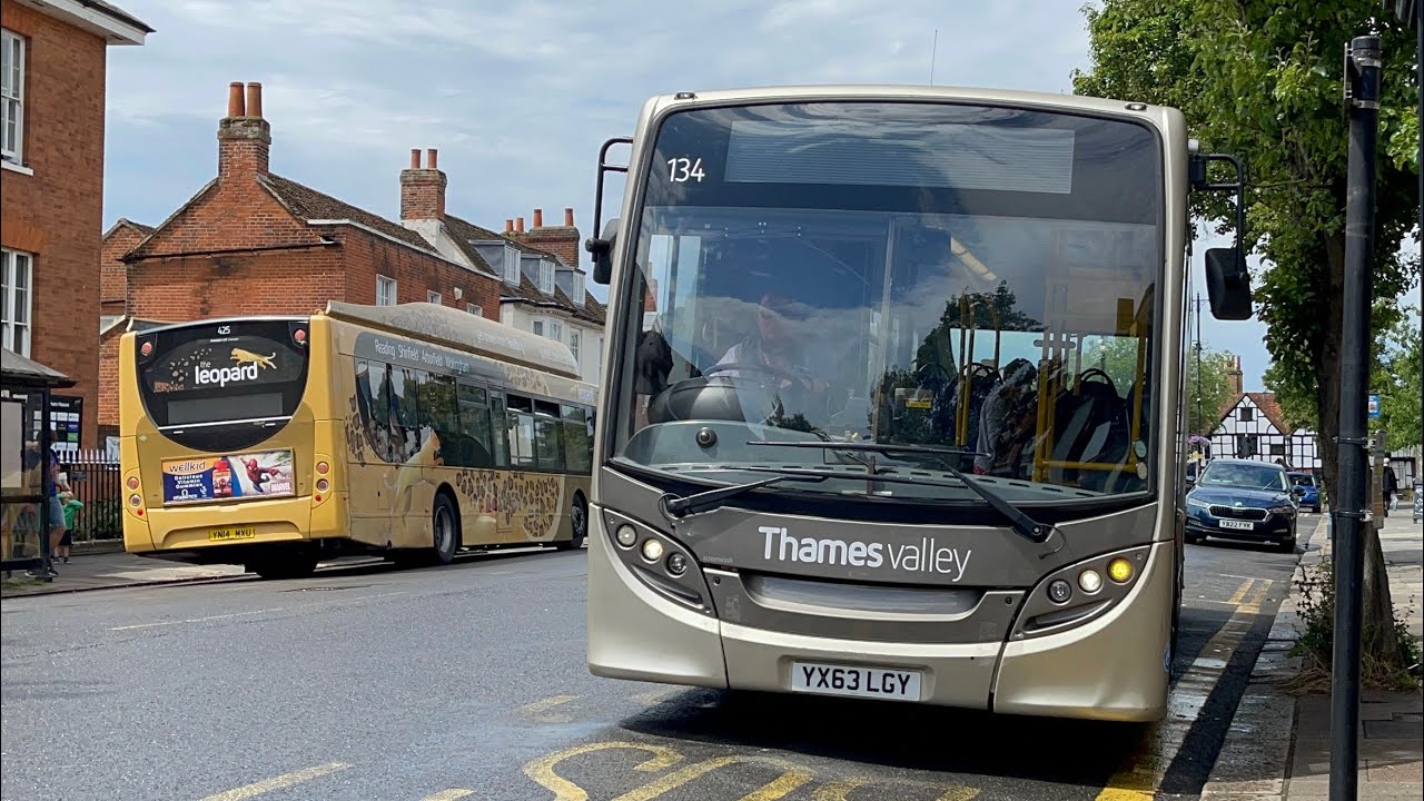 Thames Valley Buses Enviro200 134 (YX63LGY) On Route 125 To Wokingham ...
