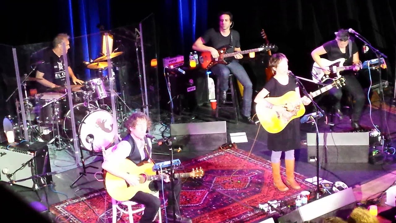 The Weepies- Crooked Smile (live) - YouTube