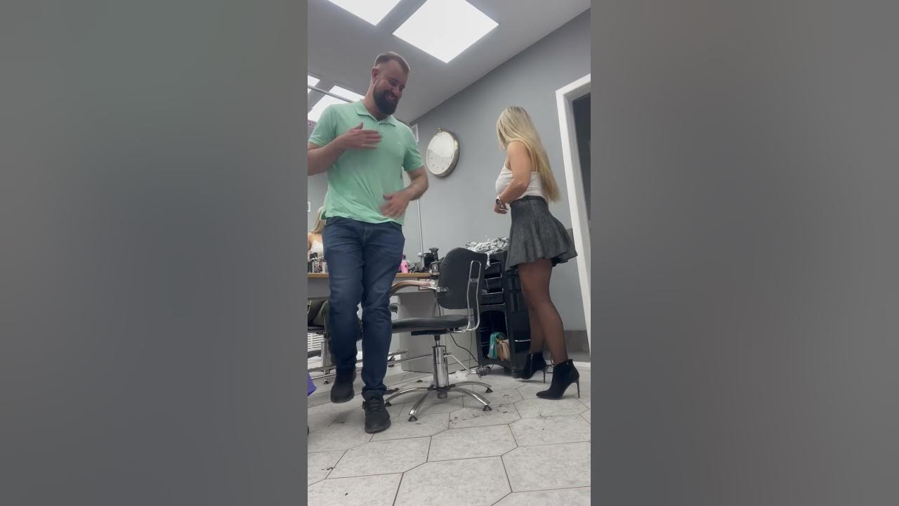 Barberette Giving Head Massage Youtube