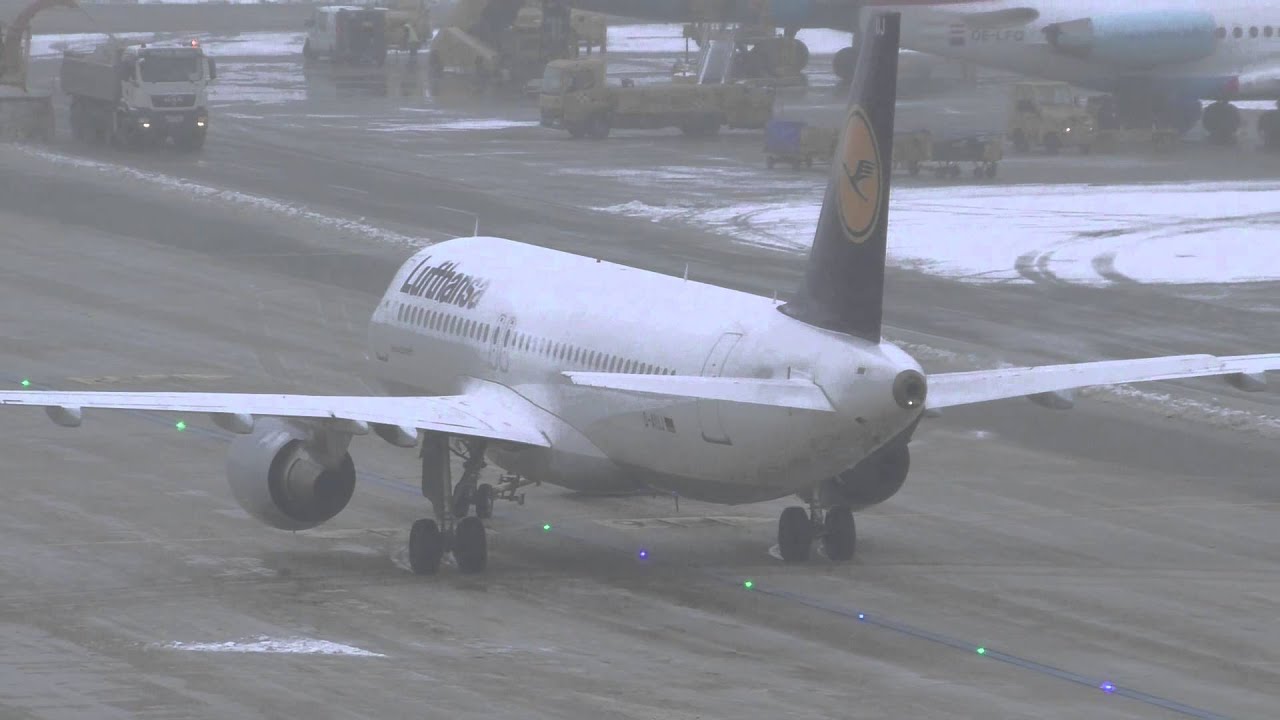 PlaneSpotting@VIE I Lufthansa A320 Sharklets I Pushback at Vienna Aiport - YouTube