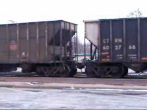 UP 7302 east & UP 7207 west - YouTube