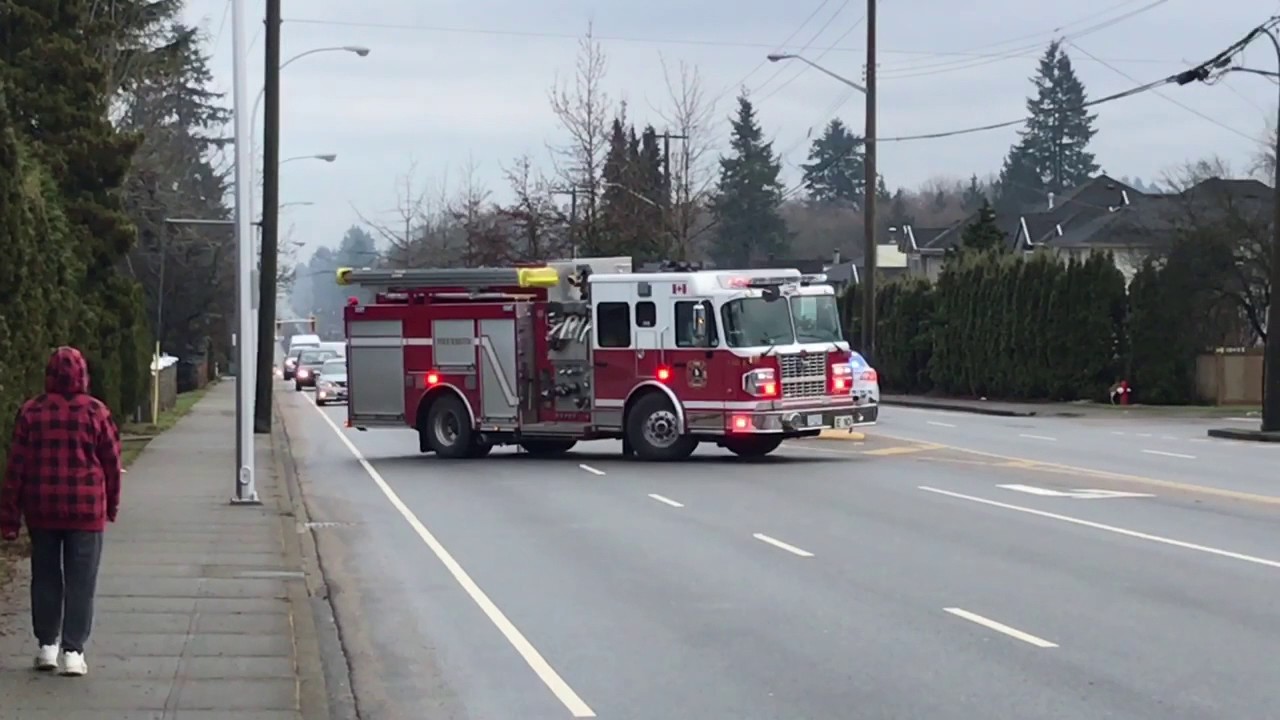 Surrey Fire Engine 10 Responding/Arriving - YouTube