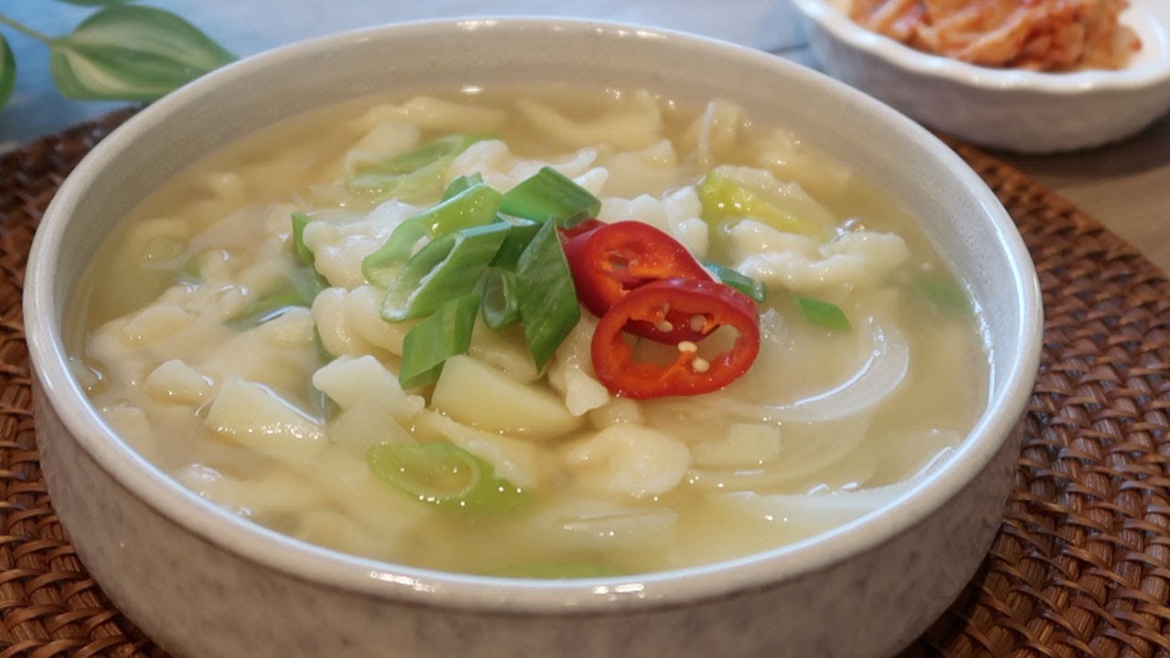 Hand torn potato dough soup (sujebi) - YouTube