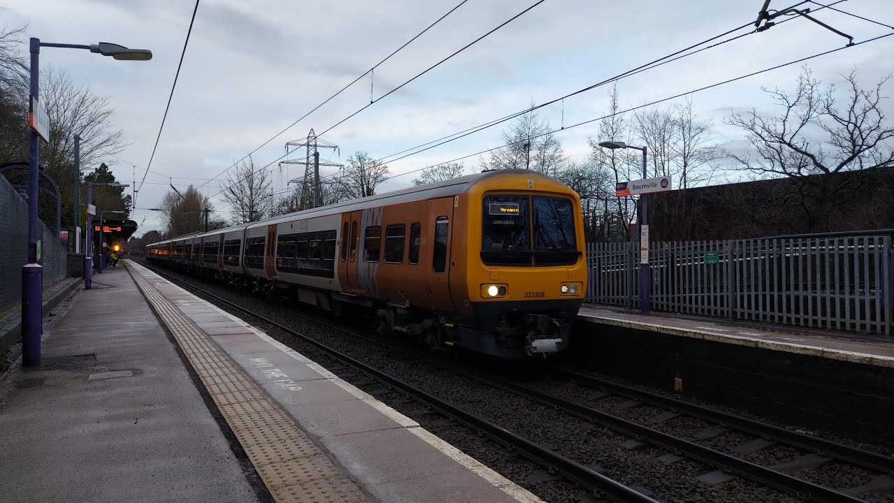 Class 323 and Class 221 at Bournville, XCL, 11/01/2023 - YouTube