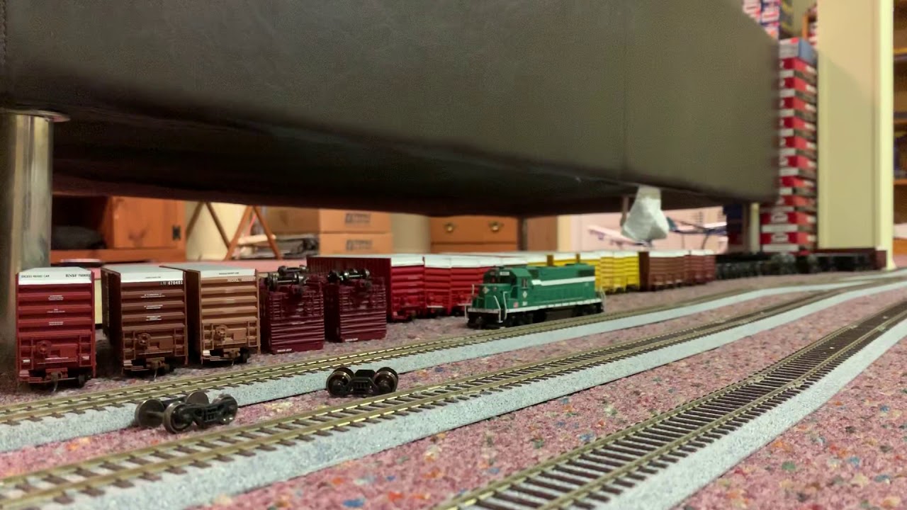 HO SCALE NYAR RS 80 NOTCH 8 270/271 - YouTube