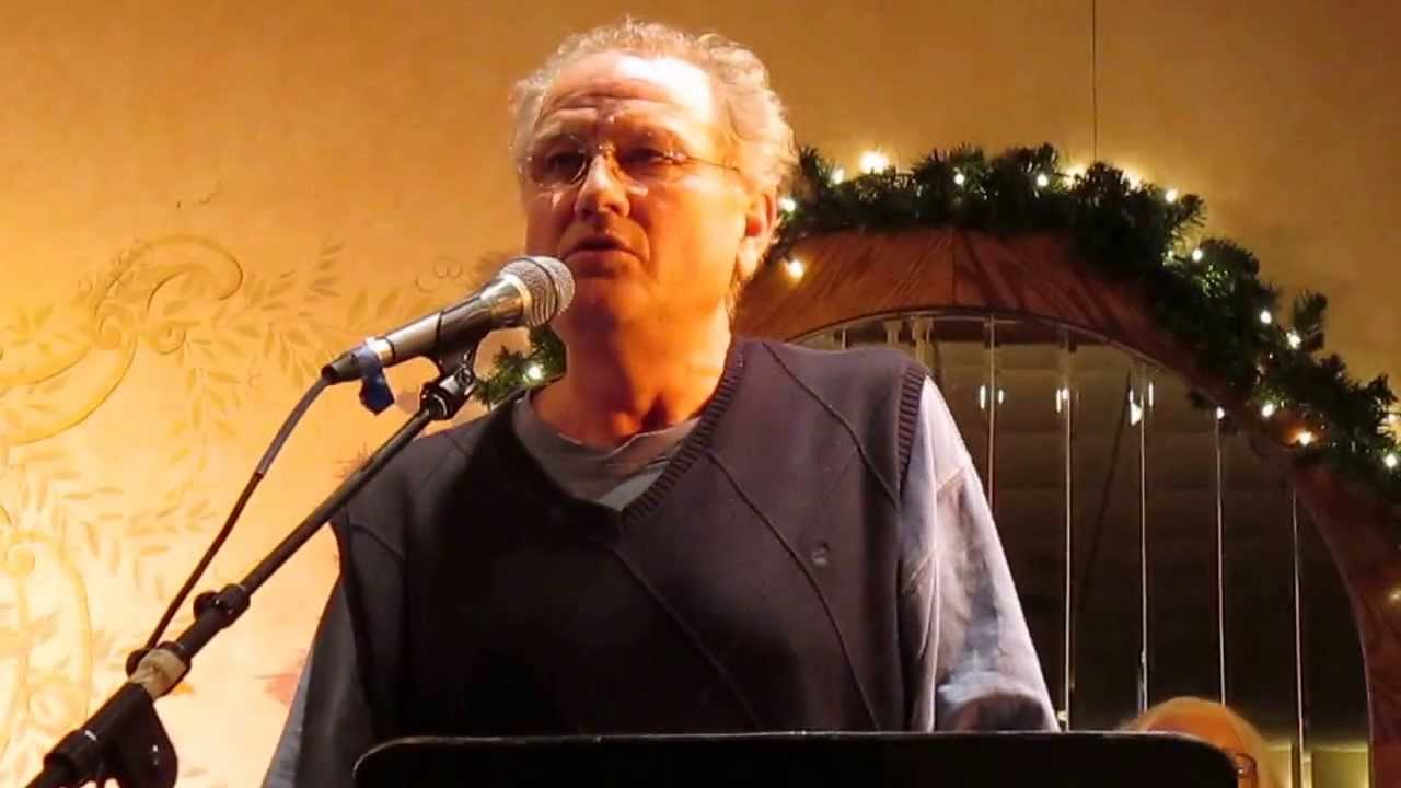 Gip Hoppe performs his version of The Christmas Story - YouTube