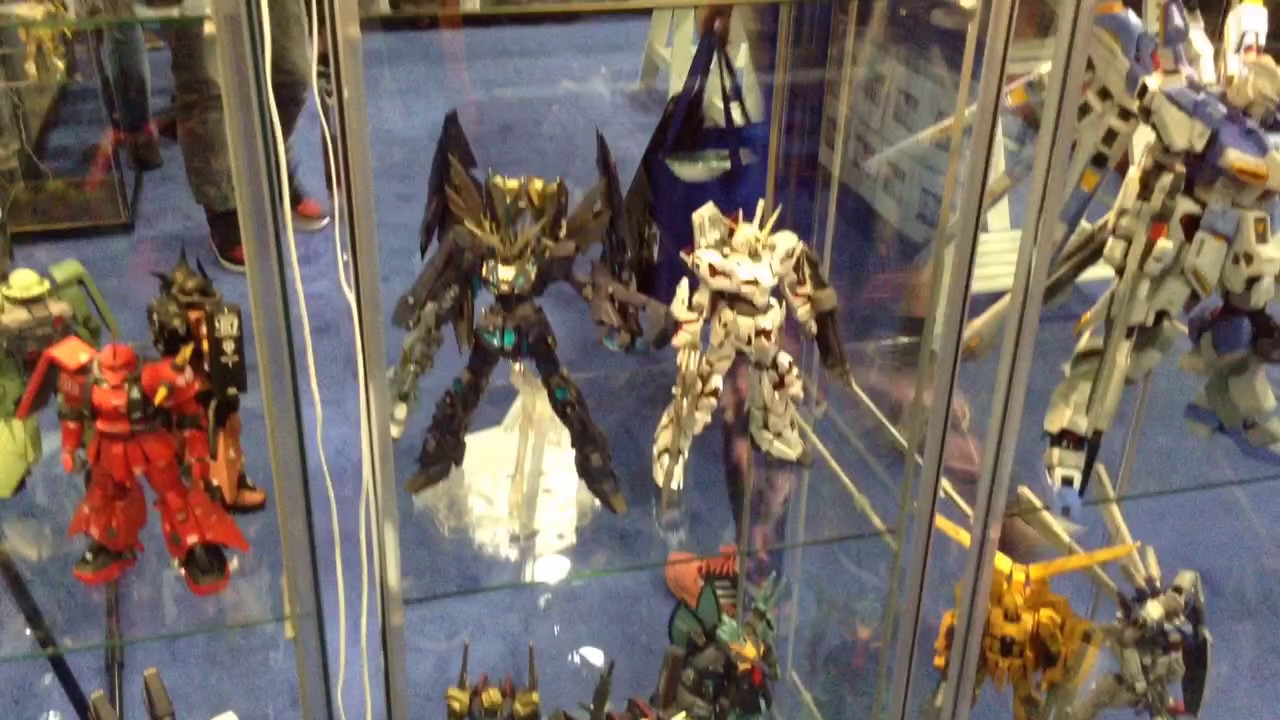 Anime Expo LA 2017 Gundam models display - YouTube