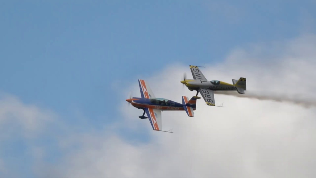 Laval Aero Show 2017 Voltige Synchro - YouTube