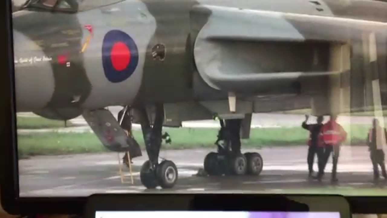 Avro Vulcan Bomber XH558 Final Flight Landing Chute Crew Disembark 28 ...