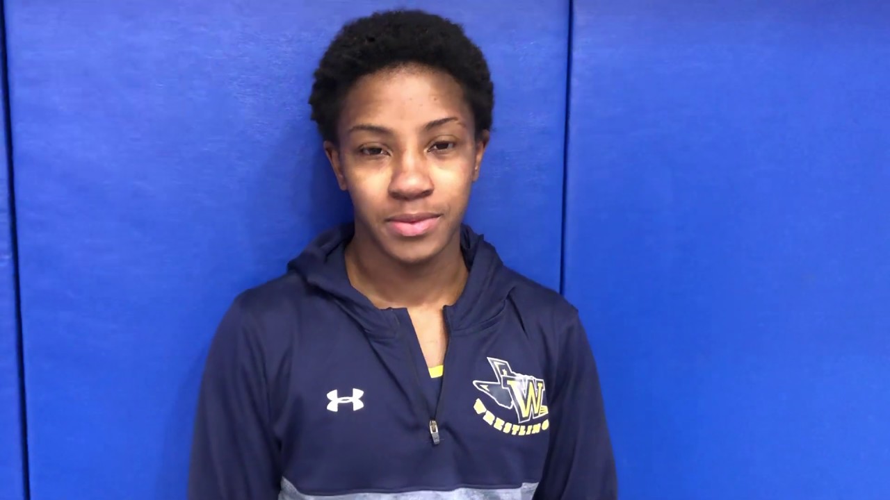 Asia Ray wins 2019 WCWA title at 101 pounds - YouTube