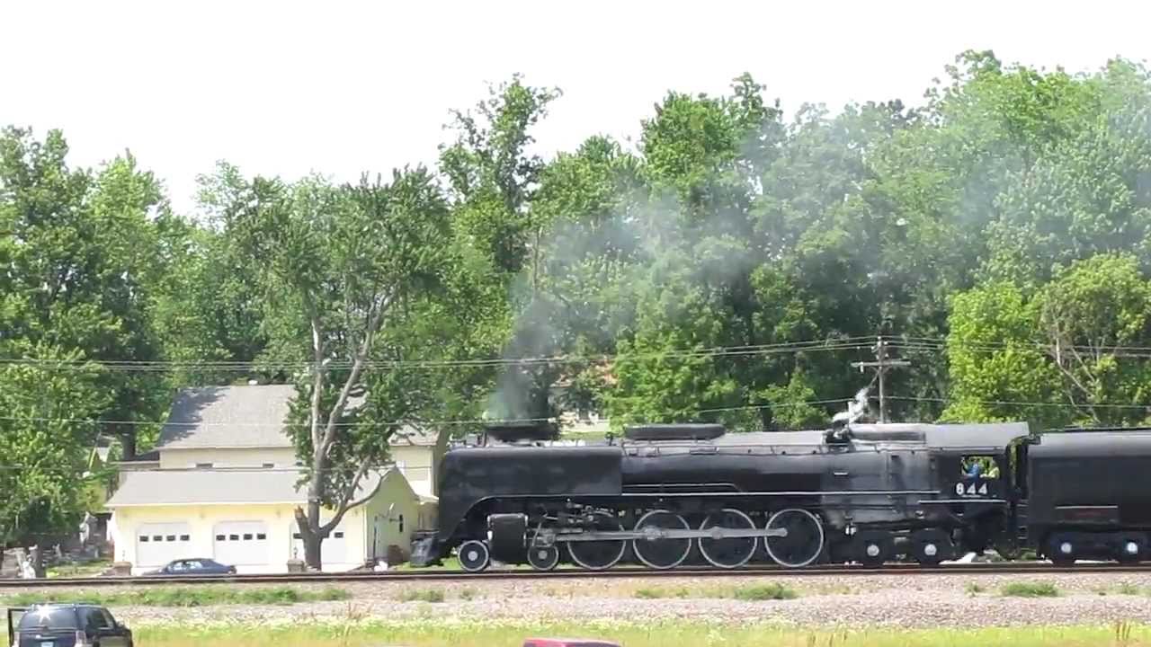 Union Pacific #844 Steam Engine rolls through Scott City, MO June 4th ...