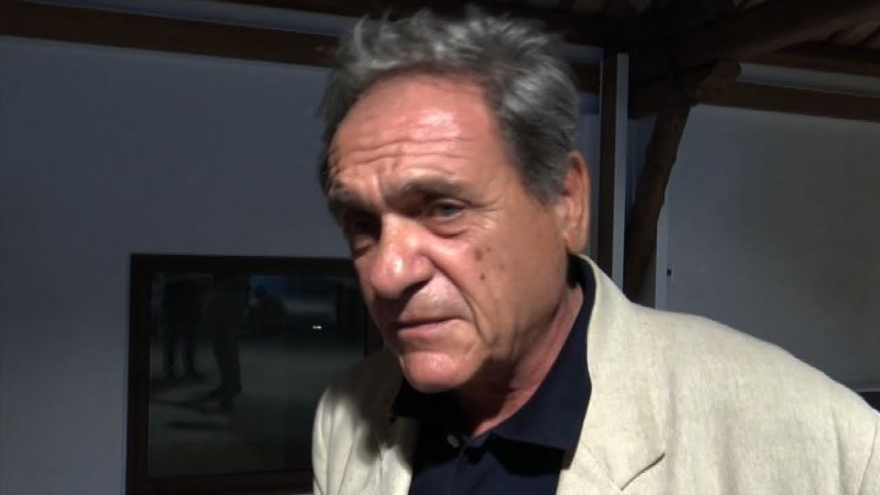 Alberto Garutti: l'artista deve scendere dal piedistallo - YouTube