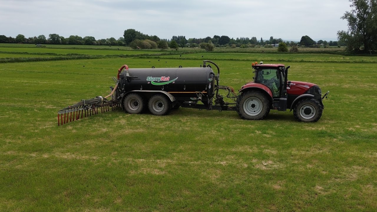 Grass Off! Slurry On. Spreading with the Slurrykat 3000Gallon Tanker ...