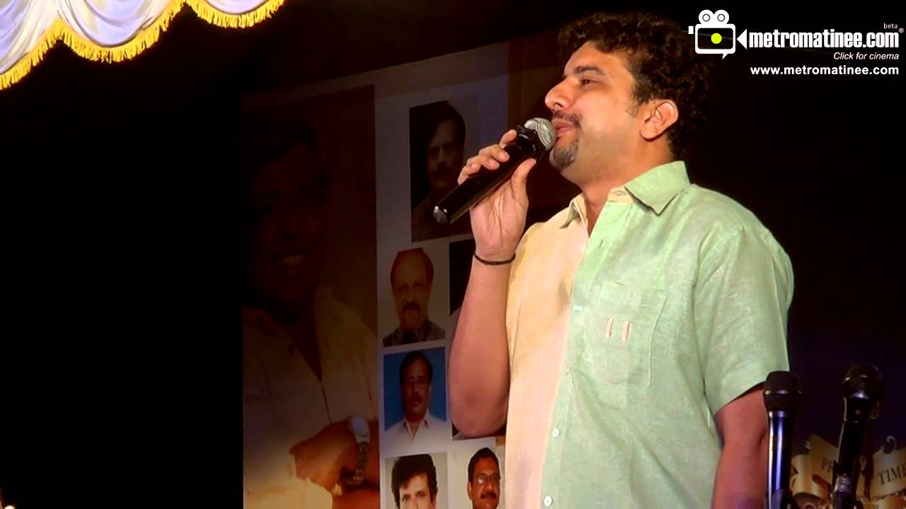 Oomen Chandy - VS Achuthanandan - TN Gopakumar - KILI POI ...