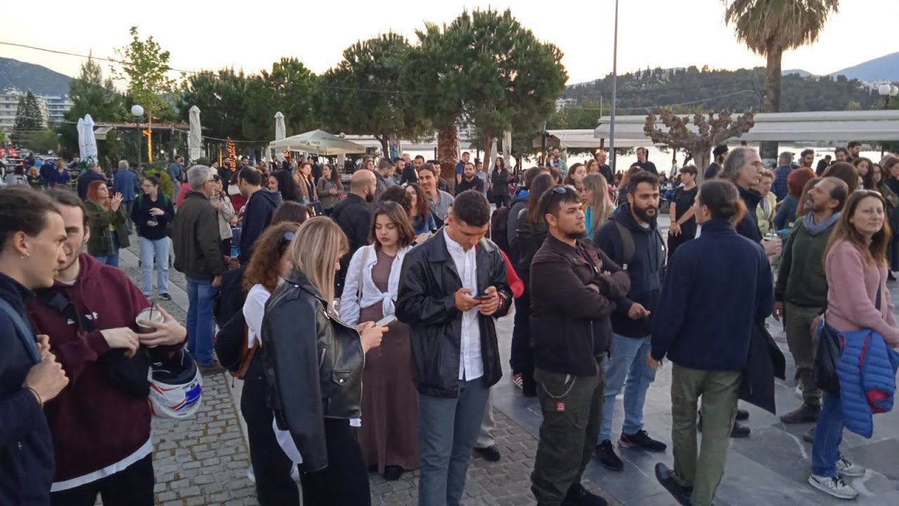 Δηλώσεις συνδικαλιστών στη συναυλία διαμαρτυρίας του εργατικού κέντρου ...
