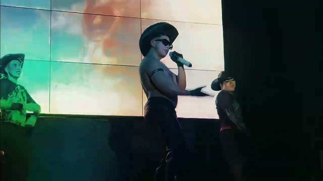 Papi Malo - Viral (Live From Diversidad Calendario) - YouTube