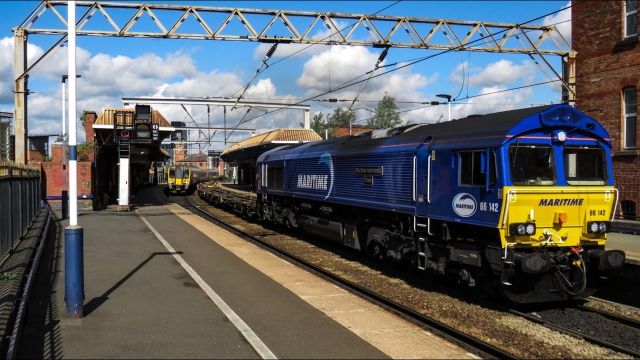 DB Cargo Class 66 No. 66142 'Maritime Intermodal Three' on 4O21 ...