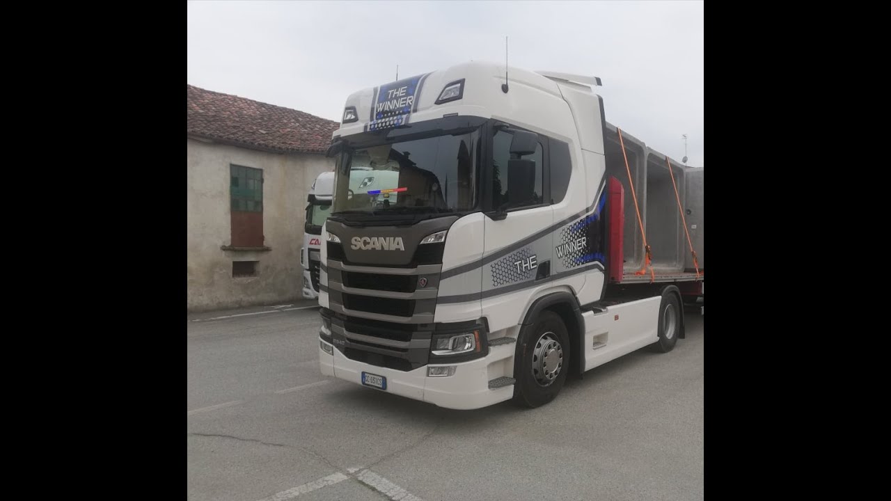 CUM ARATA NOUL SCANIA 2021 R540 ?! Truck-Vlog 19 ! - YouTube