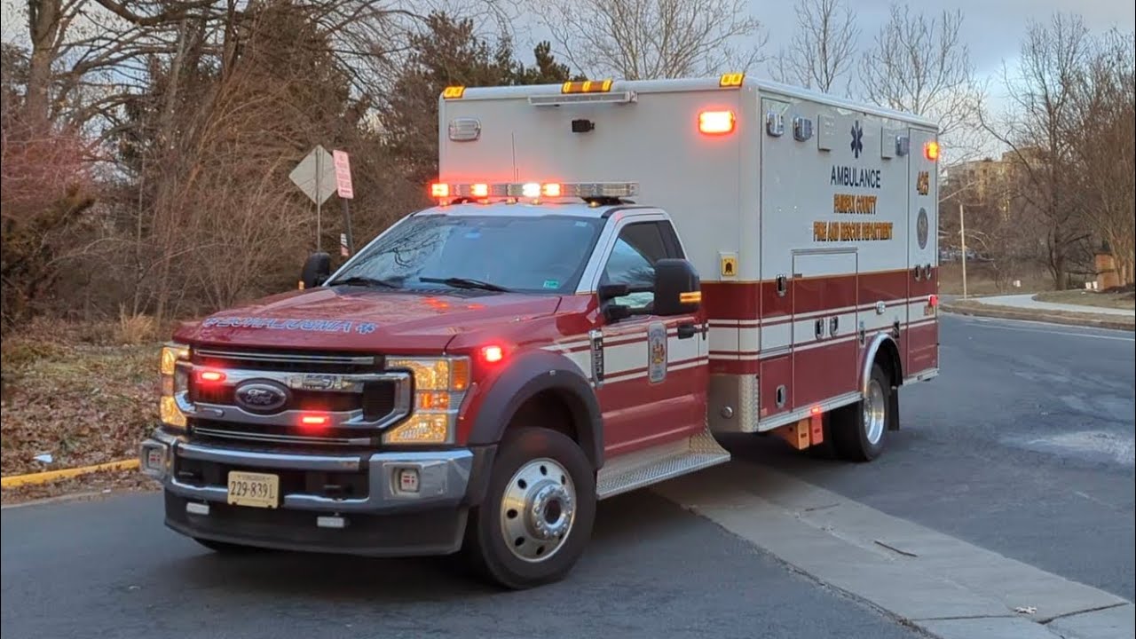 Fairfax County Fire And Rescue | Medic 425 Responding - YouTube