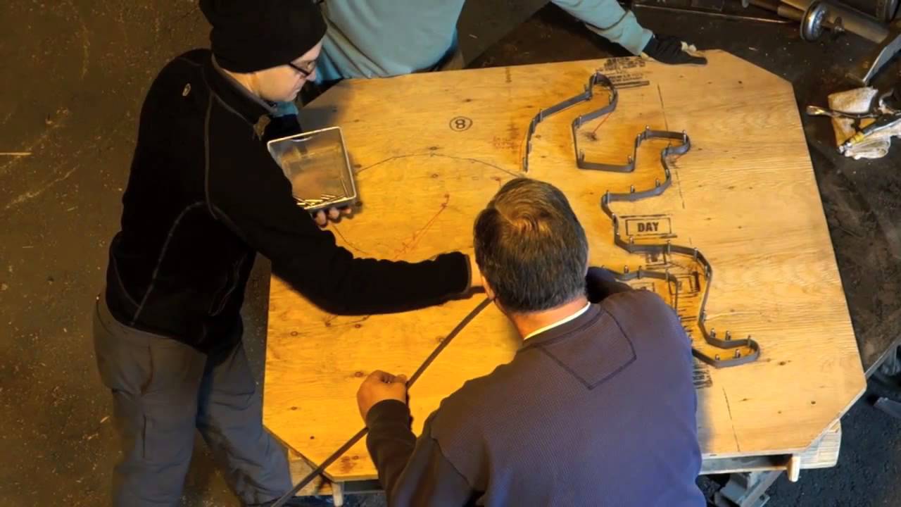 Monkey Bending - YouTube