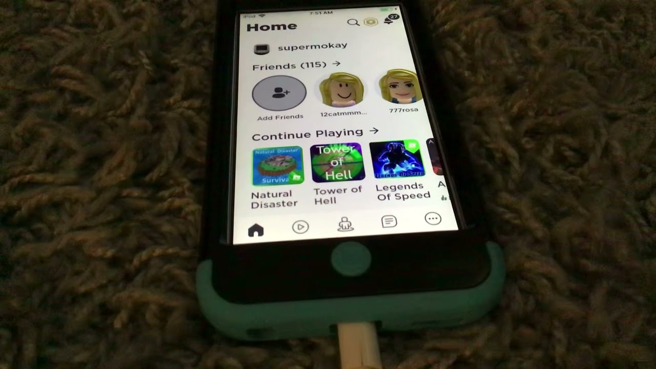 Playing Roblox on my iPod 6th - YouTube
