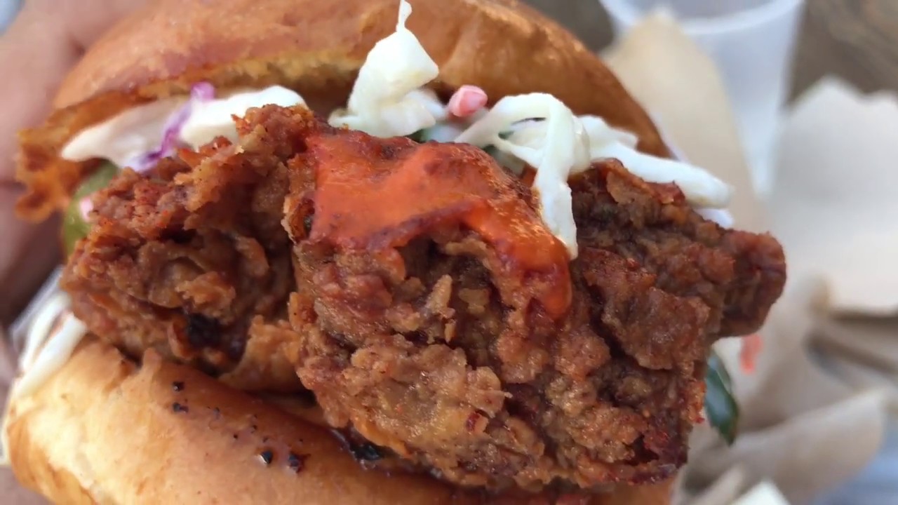 Michin Dak Chicken Burger combo (Hot) is it better than Howlin Rays ...